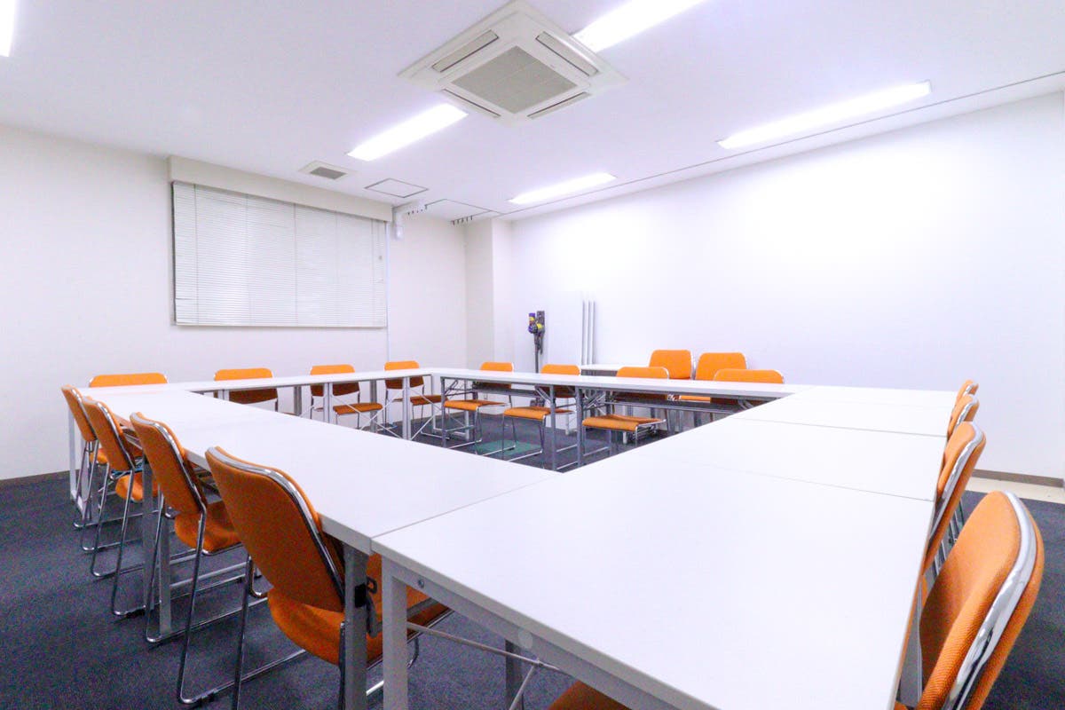 【心斎橋駅7番出口徒歩72秒！23名利用可！】プロジェクター・ホワイトボード・WiFi無料！ふれあい貸し会議室 心斎橋Dの写真14