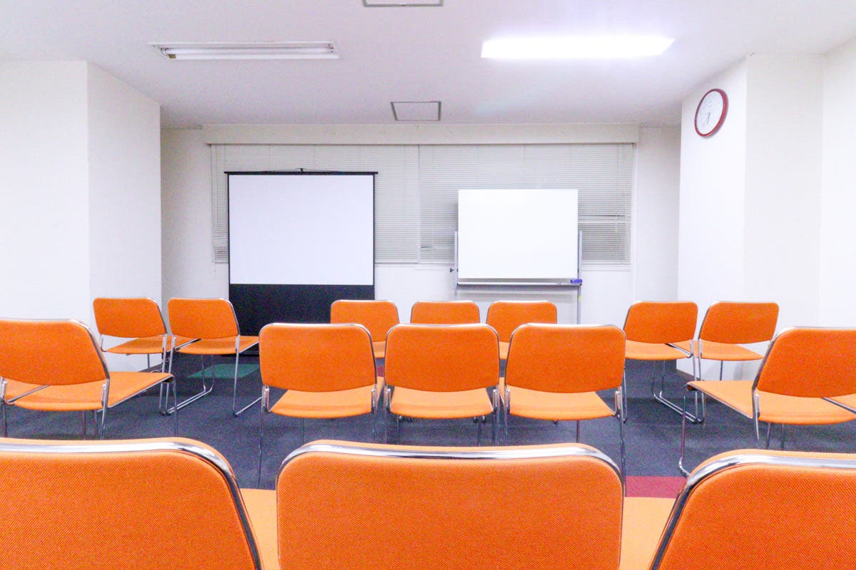 【心斎橋駅7番出口徒歩72秒！23名利用可！】プロジェクター・ホワイトボード・WiFi無料！ふれあい貸し会議室 心斎橋Dの写真15