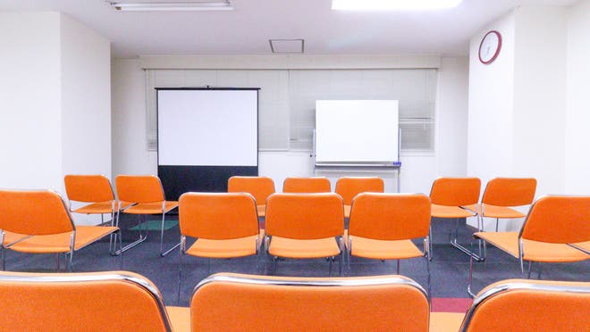 【心斎橋駅7番出口徒歩72秒!23名利用可!】プロジェクター・ホワイトボード・WiFi無料!ふれあい貸し会議室 心斎橋Dの写真15