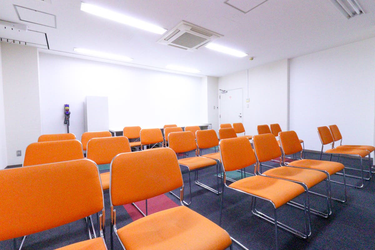 【心斎橋駅7番出口徒歩72秒！23名利用可！】プロジェクター・ホワイトボード・WiFi無料！ふれあい貸し会議室 心斎橋Dの写真16