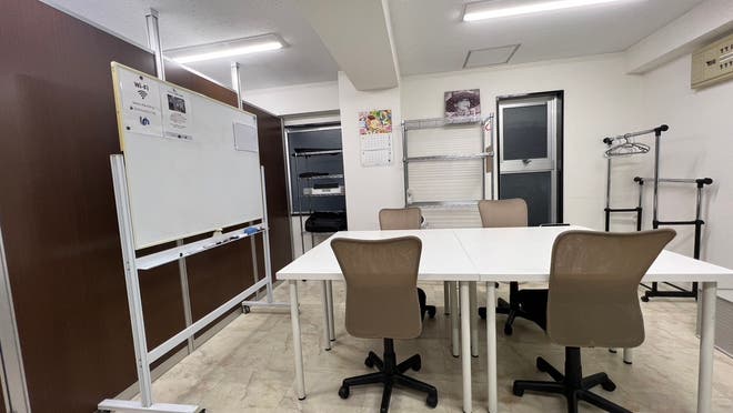 新宿御苑前駅スグ、クロマキー撮影も可能な撮影機材常備の多目的レンタルスペース!の写真5