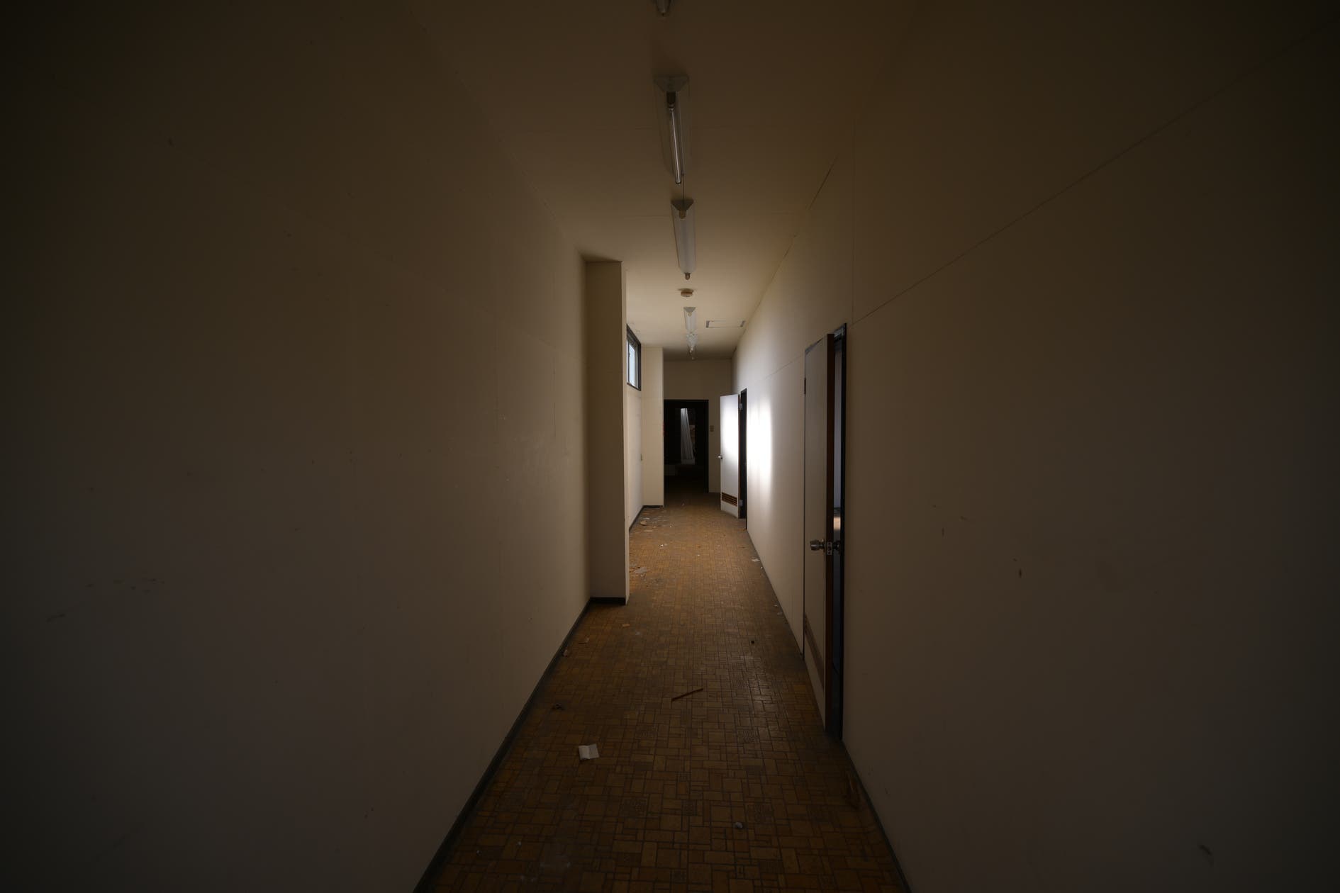 【元廃墟】骨董屋のガチ倉庫　多様なシチュエーションの撮影スペースです。の写真9