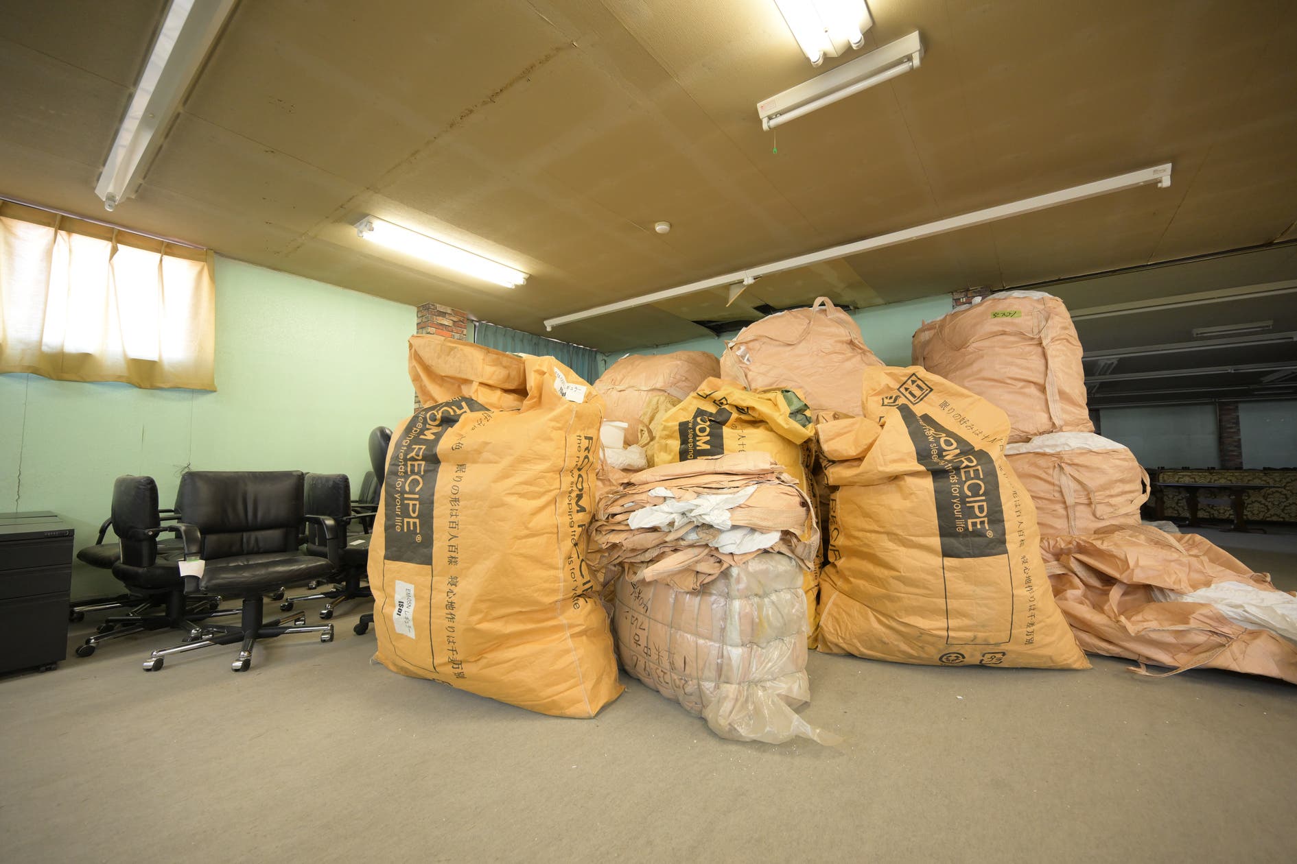 【元廃墟】骨董屋のガチ倉庫　多様なシチュエーションの撮影スペースです。の写真12