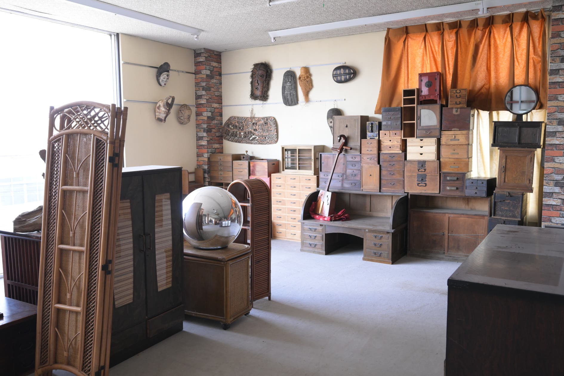 【元廃墟】骨董屋のガチ倉庫　多様なシチュエーションの撮影スペースです。の写真15