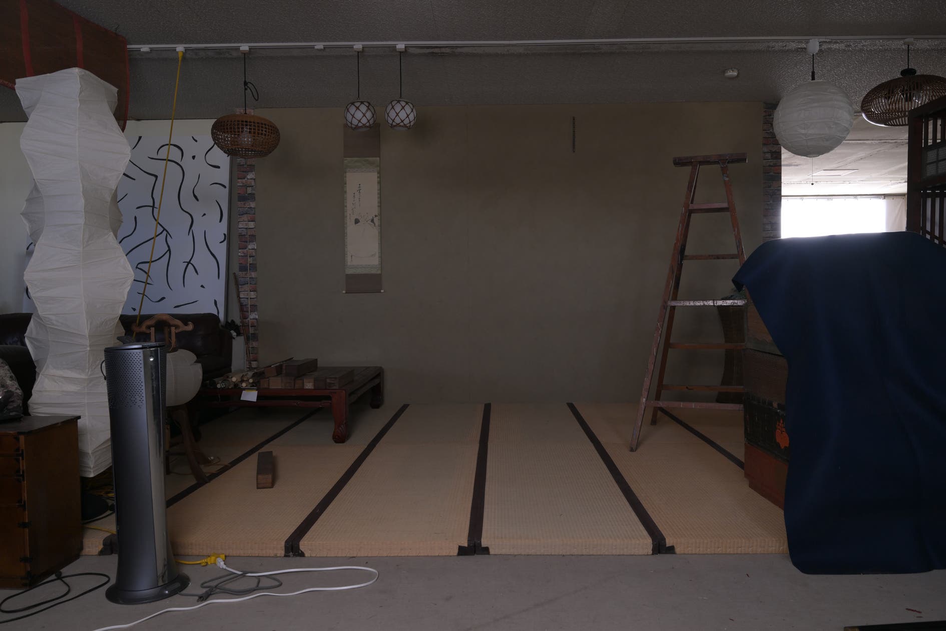 【元廃墟】骨董屋のガチ倉庫　多様なシチュエーションの撮影スペースです。の写真20