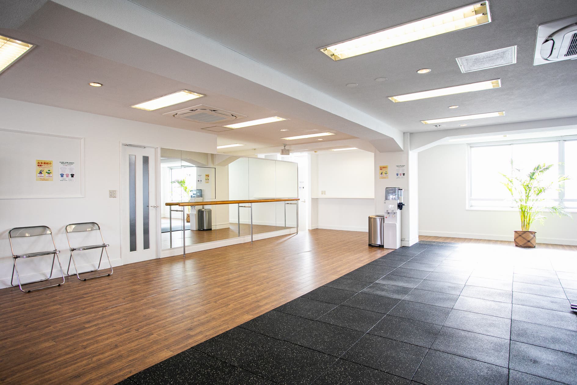 【代田橋駅徒歩4分】撮影OK！開放感のある広々ジムでトレーニング！の写真5