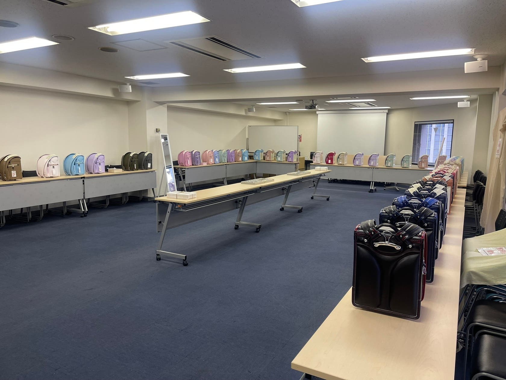 ＳＷ1号室【心斎橋・堀江・アメ村エリア！駅から徒歩0秒】108㎡の開放的な会場、無料備品も多数！展示会やパーティー開催に最適の写真3