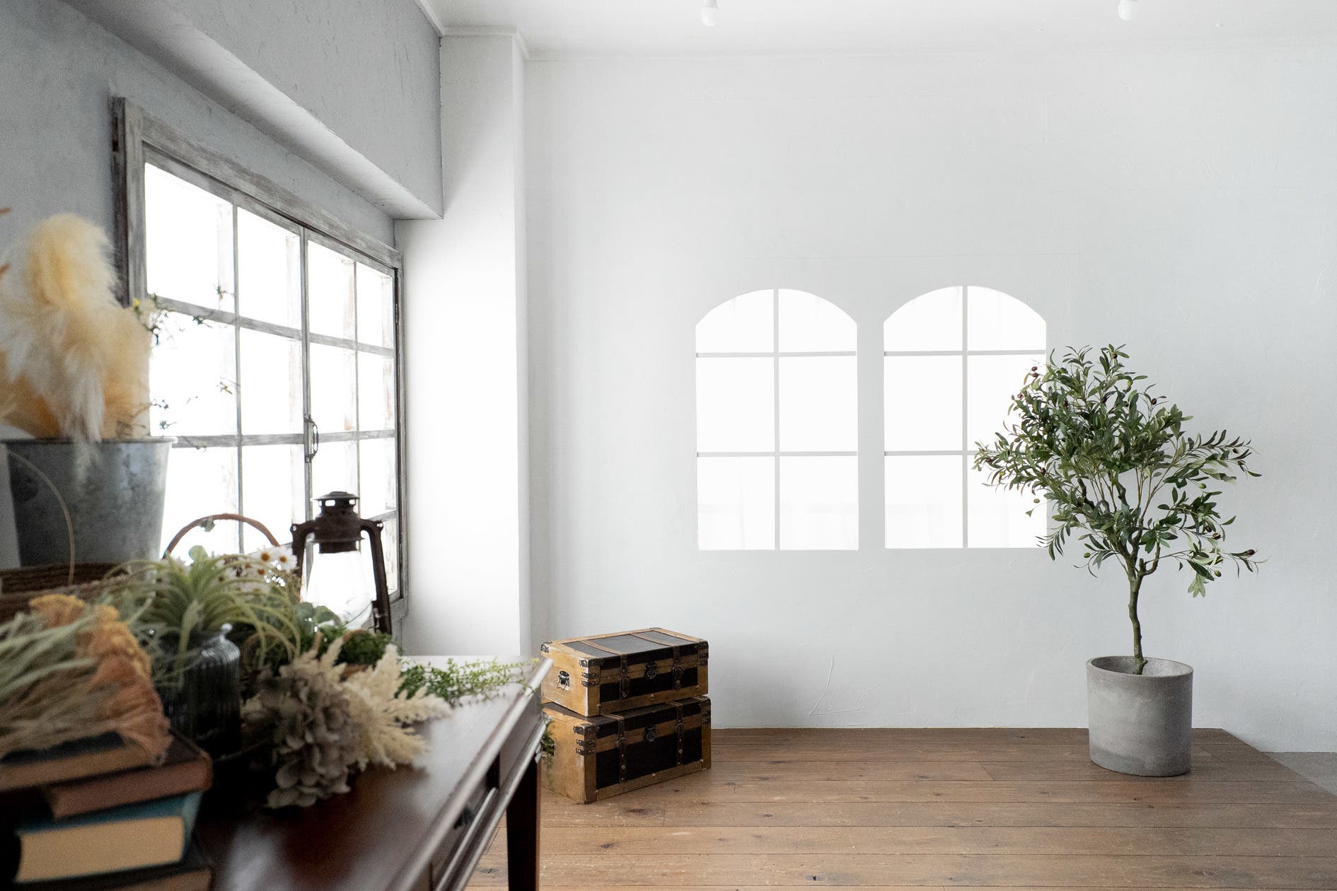 バリエーション多数📸白壁//アーチ窓//駅から3分の駅近撮影スタジオ【スタジオパティオ早稲田】の写真11