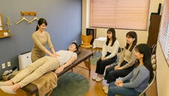 \高崎駅から徒歩5分/完全個室のミニ会議室🌱整体・貸し会議室・エステ・マッサージ・に🌱carima高崎の写真2