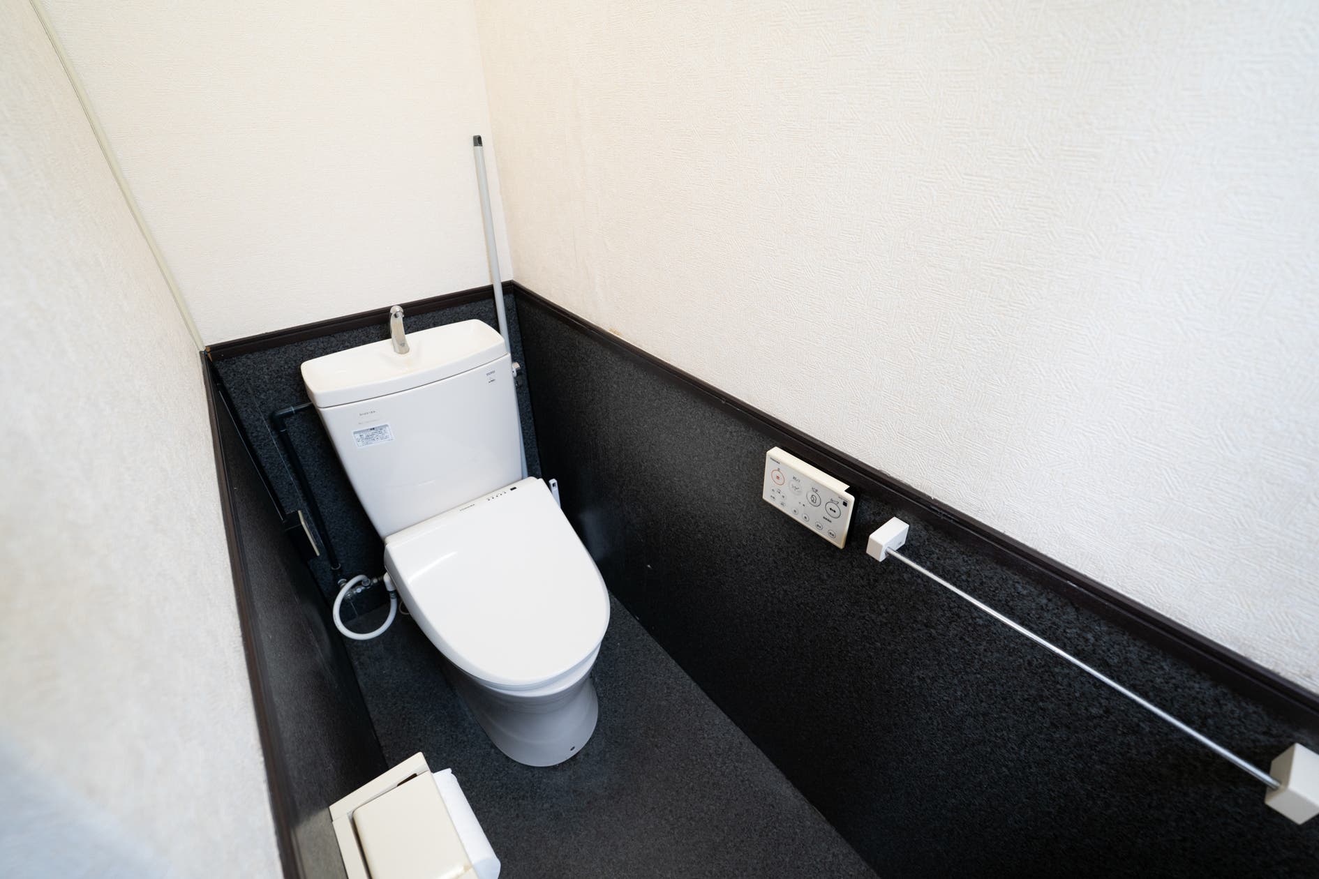 New🎊 平塚駅西口 徒歩 3分！明るく清潔な鏡張りスタジオの写真18