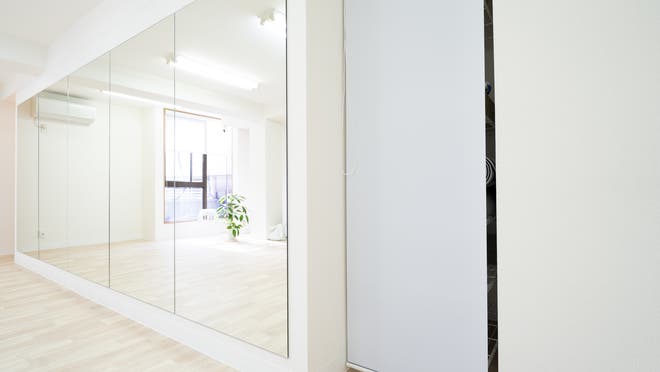 New🎊 平塚駅西口 徒歩 3分!明るく清潔な鏡張りスタジオの写真19