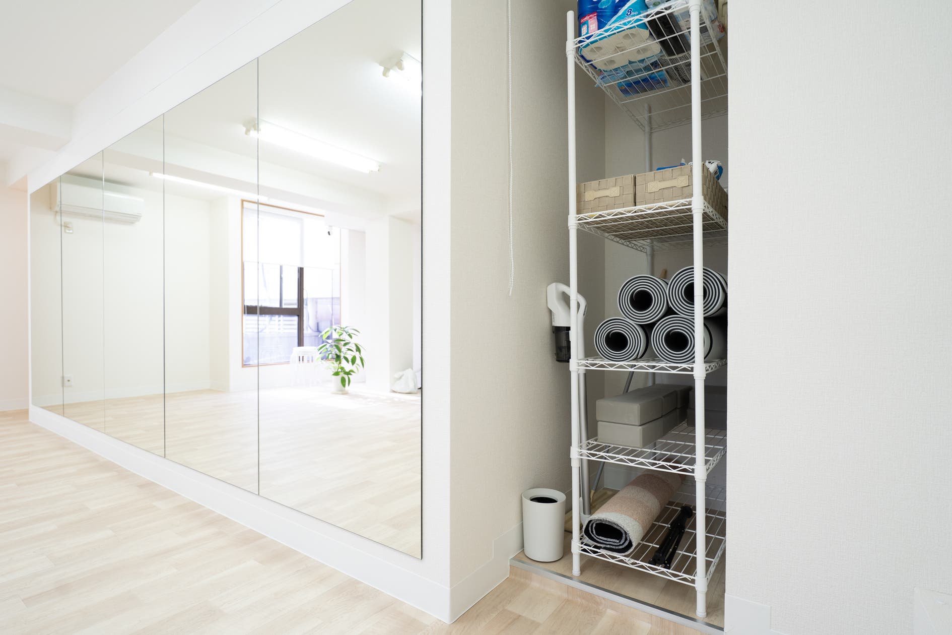 New🎊 平塚駅西口 徒歩 3分！明るく清潔な鏡張りスタジオの写真20