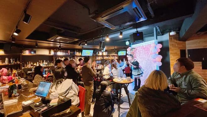 駅チカ!ステージあり!撮影&飲食可な広々バー!の写真5