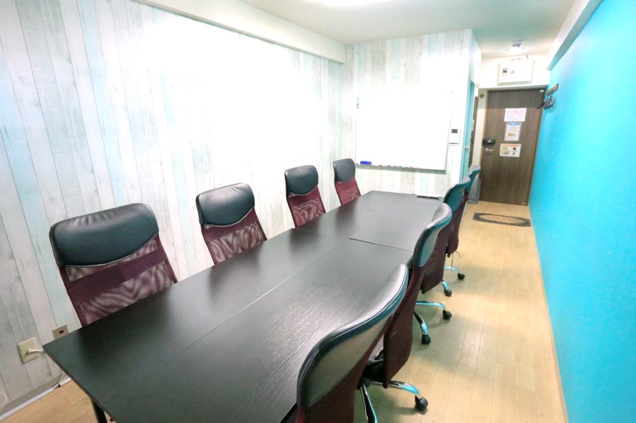 【ベネチア】新宿駅徒歩1分／ Wi-Fi(光回線)  プロジェクター ホワイトボード  12人利用可 テレワーク・web会議の写真2