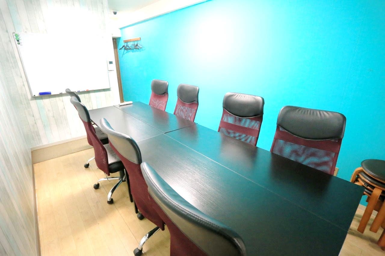 【ベネチア】新宿駅徒歩1分／ Wi-Fi(光回線)  プロジェクター ホワイトボード  12人利用可 テレワーク・web会議の写真5