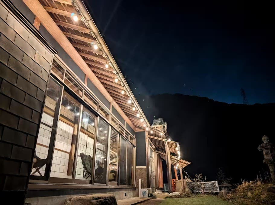 自然に囲まれたプライベート空間時間たっぷり12:00~21:00。シャワーもできます。の写真2