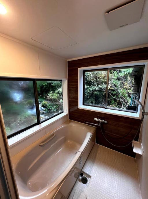 自然に囲まれたプライベート空間時間たっぷり12:00~21:00。シャワーもできます。の写真3