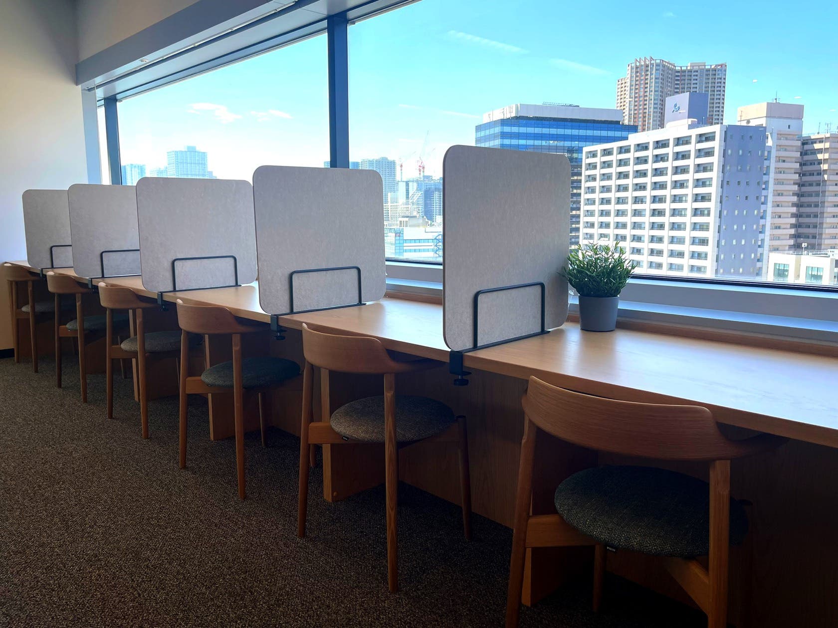 <芝浦ふ頭駅徒歩3分｜1人用◆ワーキングラウンジ>大きな窓のある解放的なワーキングスペース✨の写真4