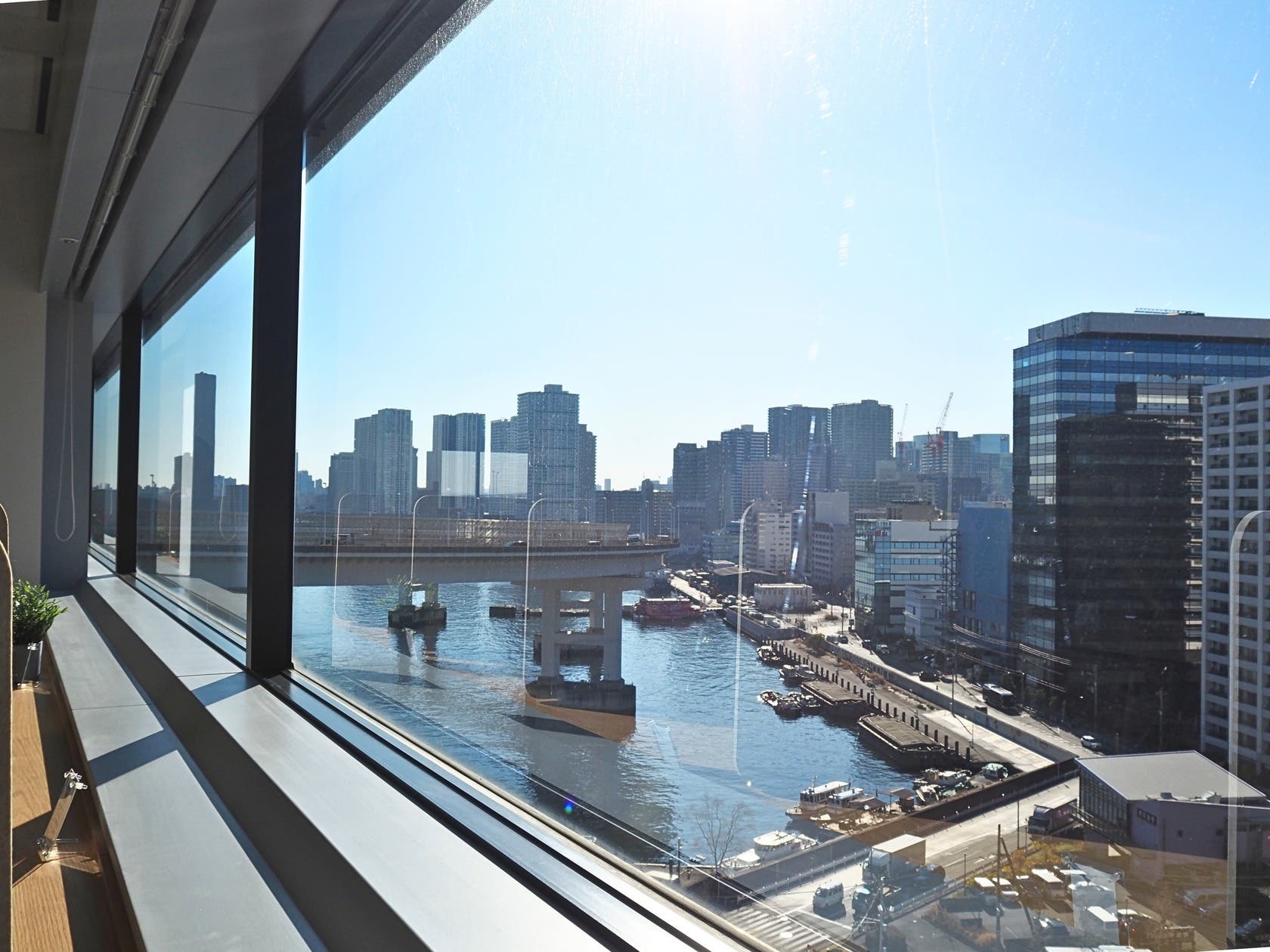 <芝浦ふ頭駅徒歩3分｜1人用◆ワーキングラウンジ>大きな窓のある解放的なワーキングスペース✨の写真6