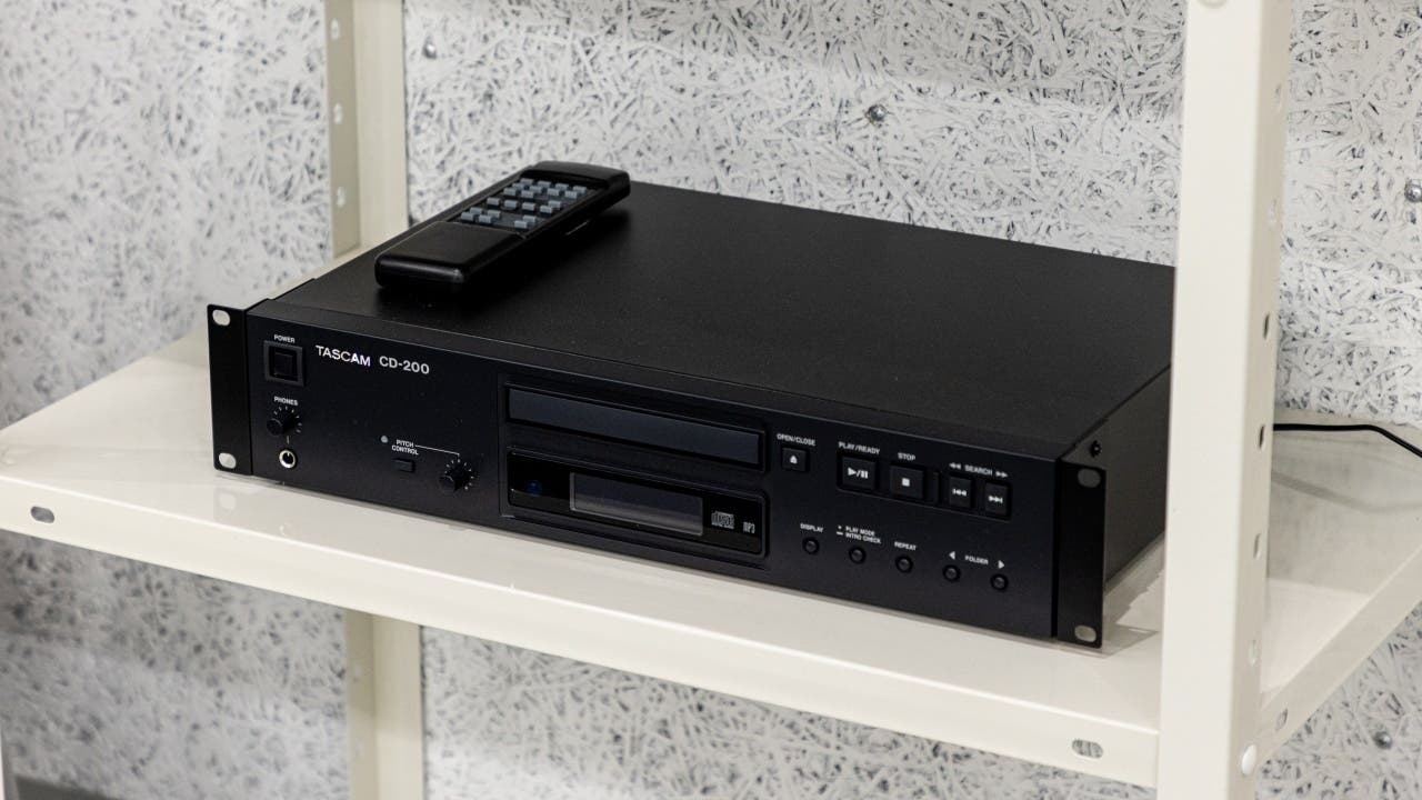 【スタジオ１】府中駅6分／広さ75.1㎡、鏡幅12.7mの大型レンタルスタジオ／バレエ用リノリウム床／各種教室利用におすすめの写真6