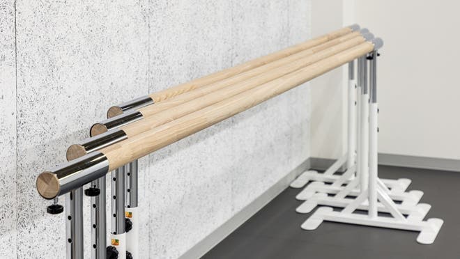 【スタジオ1】府中駅6分/広さ75.1㎡、鏡幅12.7mの大型レンタルスタジオ/バレエ用リノリウム床/各種教室利用におすすめの写真9