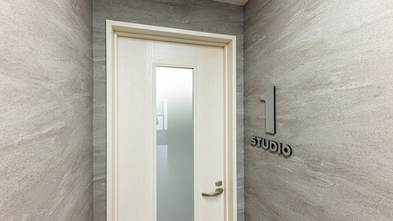 【スタジオ１】府中駅6分／広さ75.1㎡、鏡幅12.7mの大型レンタルスタジオ／バレエ用リノリウム床／各種教室利用におすすめの写真12