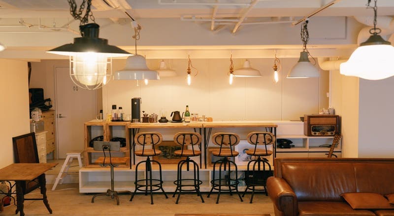 心斎橋エリア！駅チカ◎最大人数35名貸切OK！オシャレなカフェ＆バー空間☆