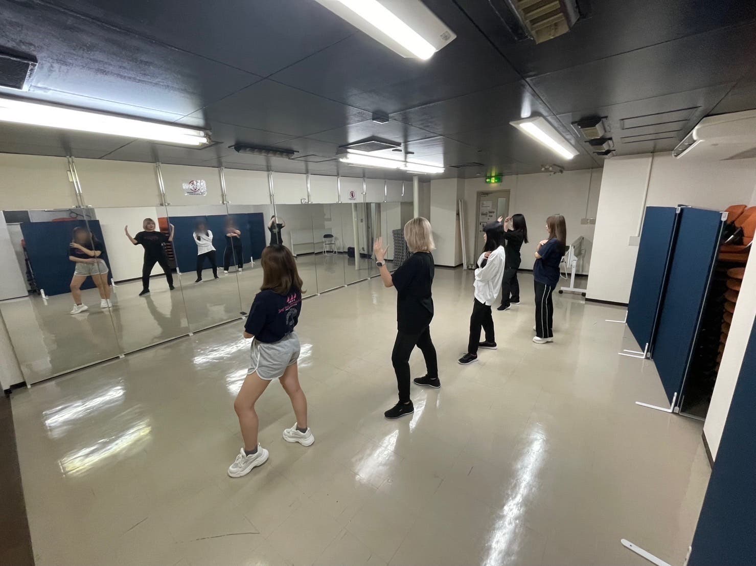 新宿駅から徒歩4分　THビル2階Eルームの写真3