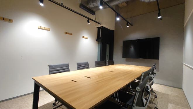 【¥4,400/1h!新横浜駅】8名会議室の写真2