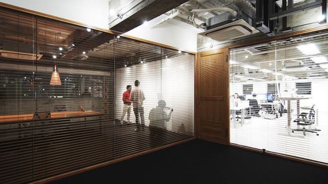 駅から徒歩約5分!オシャレな雰囲気の会議室の写真4