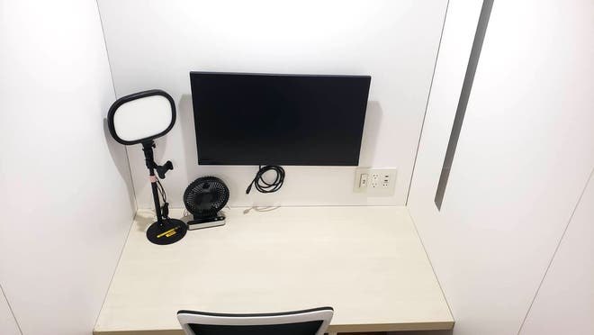 <BIZ DESK 博多筑紫口No.5>博多駅徒歩2分✨完全個室🚪光回線Wi-Fi📶モニター🖥️テレワーク/面接/自習/作業の写真3