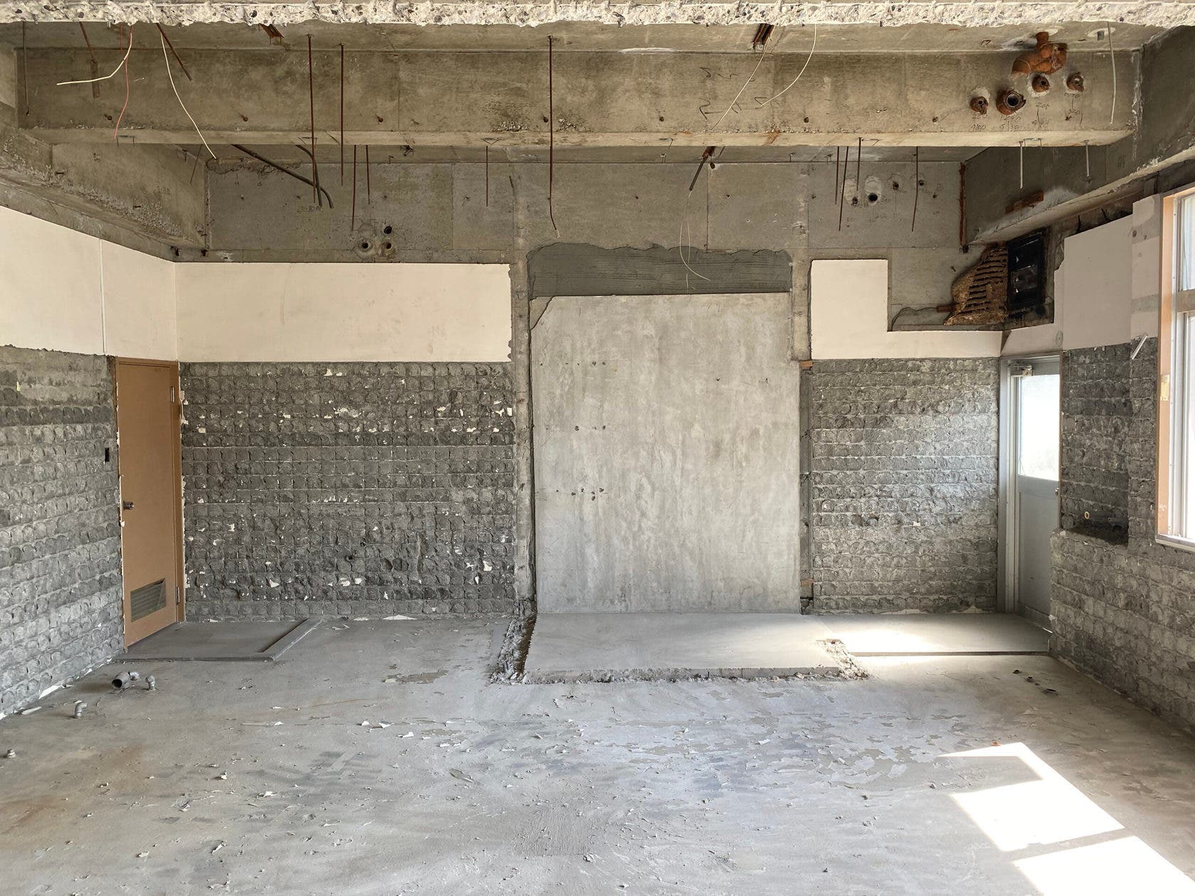 【鉄筋3階の廃墟】伊豆山奥の異空間｜撮影・MV・アート制作にの写真4