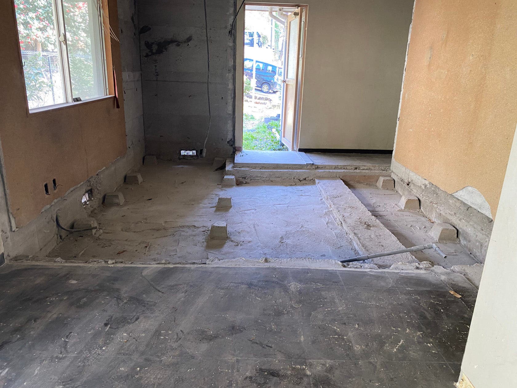 【鉄筋3階の廃墟】伊豆山奥の異空間｜撮影・MV・アート制作にの写真5