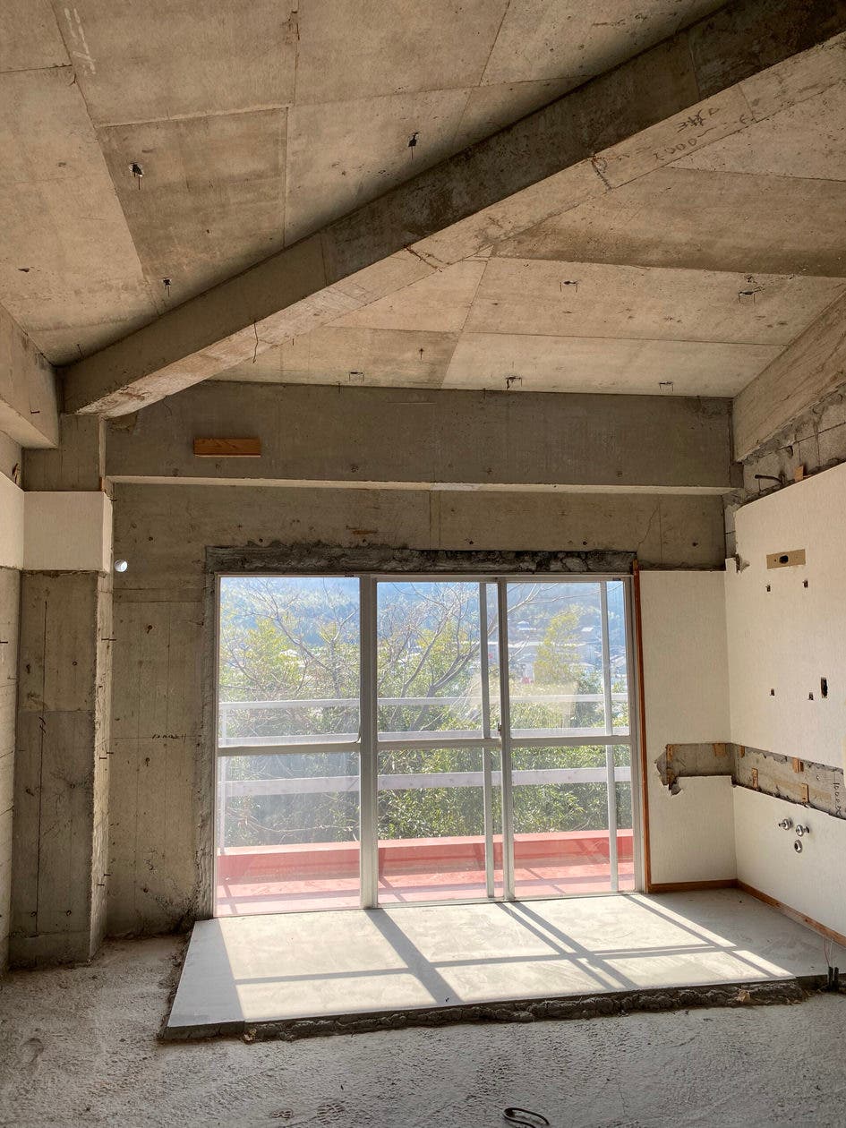 【鉄筋3階の廃墟】伊豆山奥の異空間｜撮影・MV・アート制作にの写真7