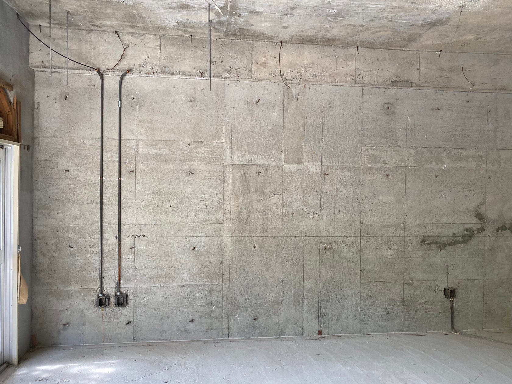 【鉄筋3階の廃墟】伊豆山奥の異空間｜撮影・MV・アート制作にの写真9