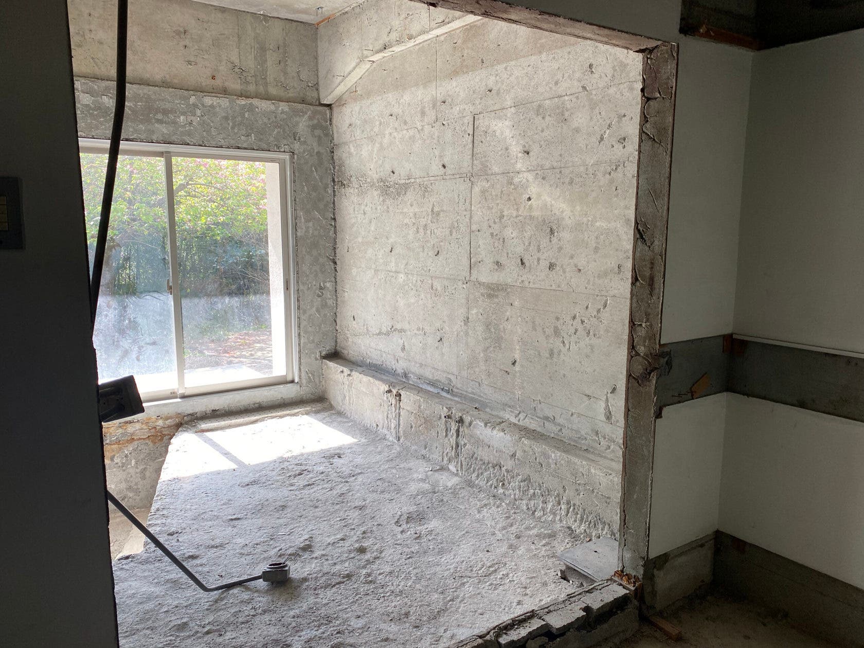 【鉄筋3階の廃墟】伊豆山奥の異空間｜撮影・MV・アート制作にの写真13