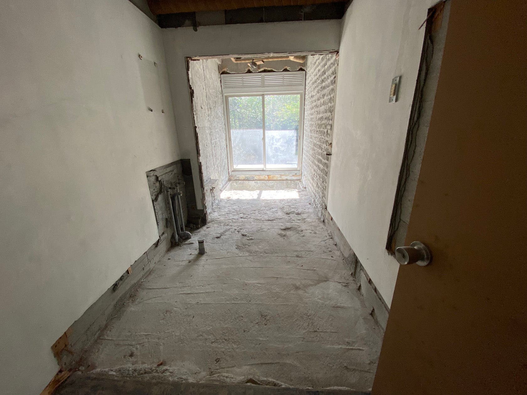 【鉄筋3階の廃墟】伊豆山奥の異空間｜撮影・MV・アート制作にの写真17