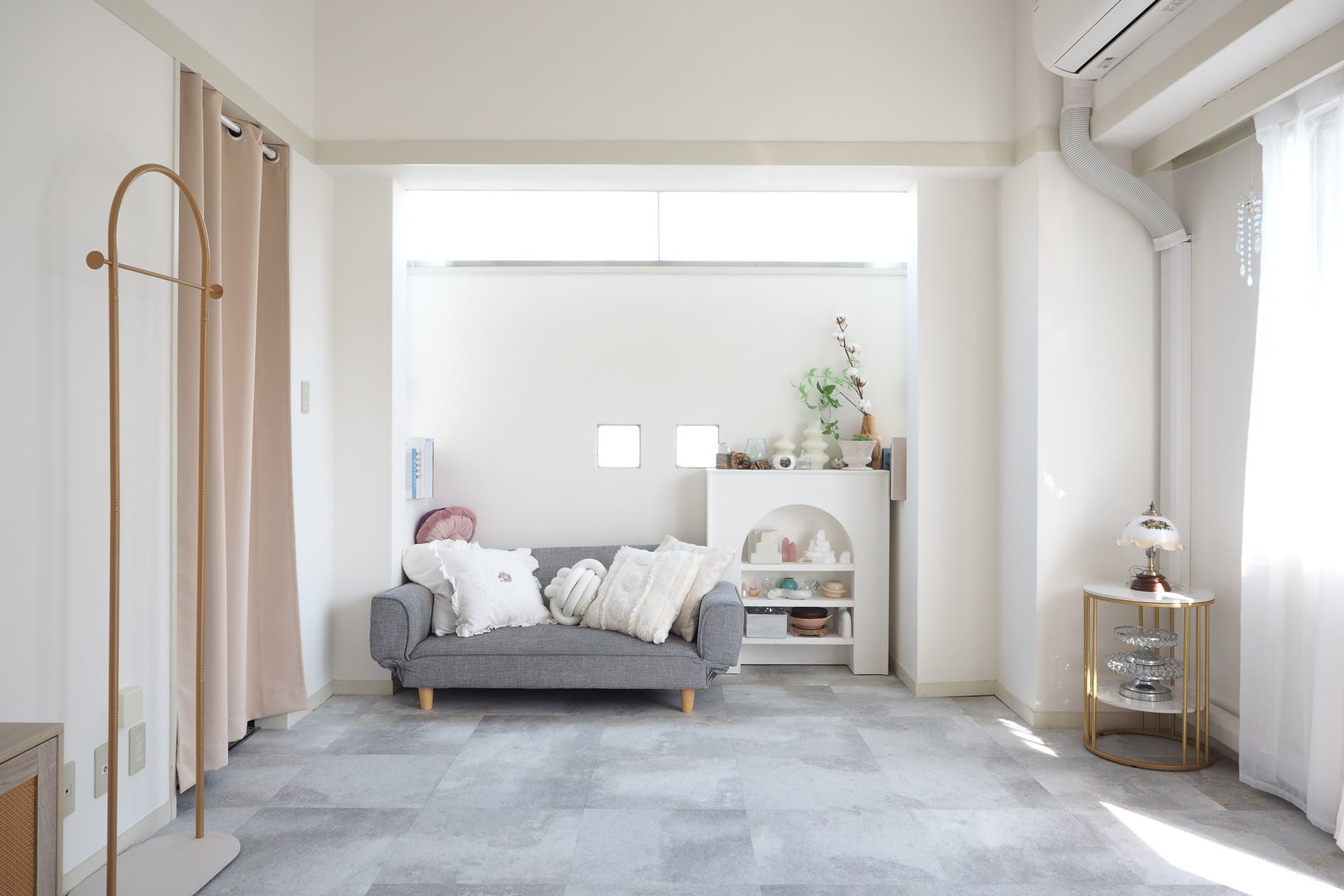 🉐初回割引あり　湯島3分/上野周辺　自然光 × 2つの空間 × 小物豊富な撮影スタジオ📸 〜挙式の控室にも〜の写真2