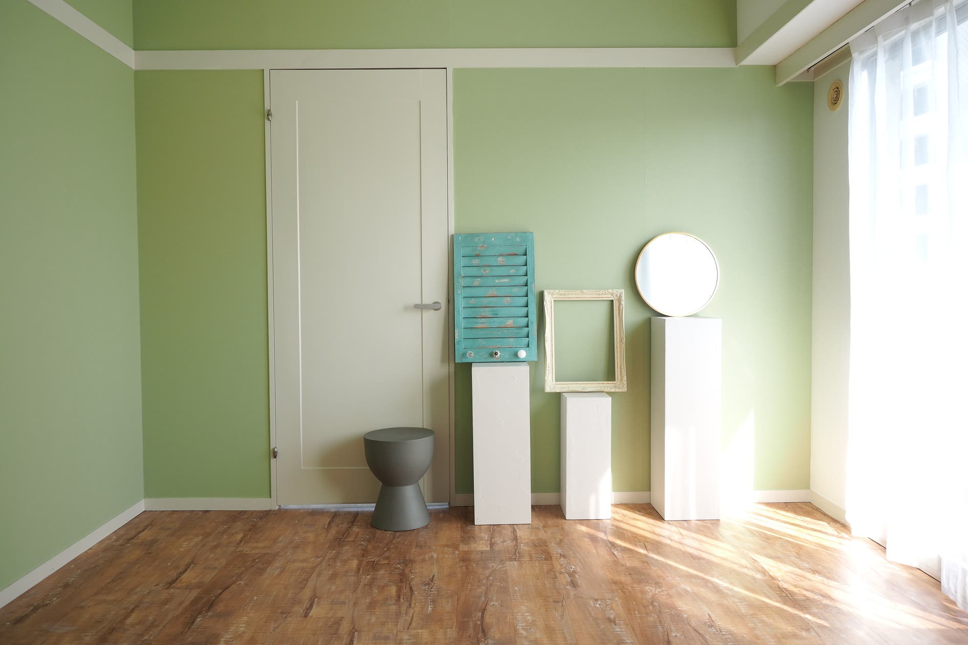 🉐初回割引あり　湯島3分/上野周辺　自然光 × 2つの空間 × 小物豊富な撮影スタジオ📸 〜挙式の控室にも〜の写真3