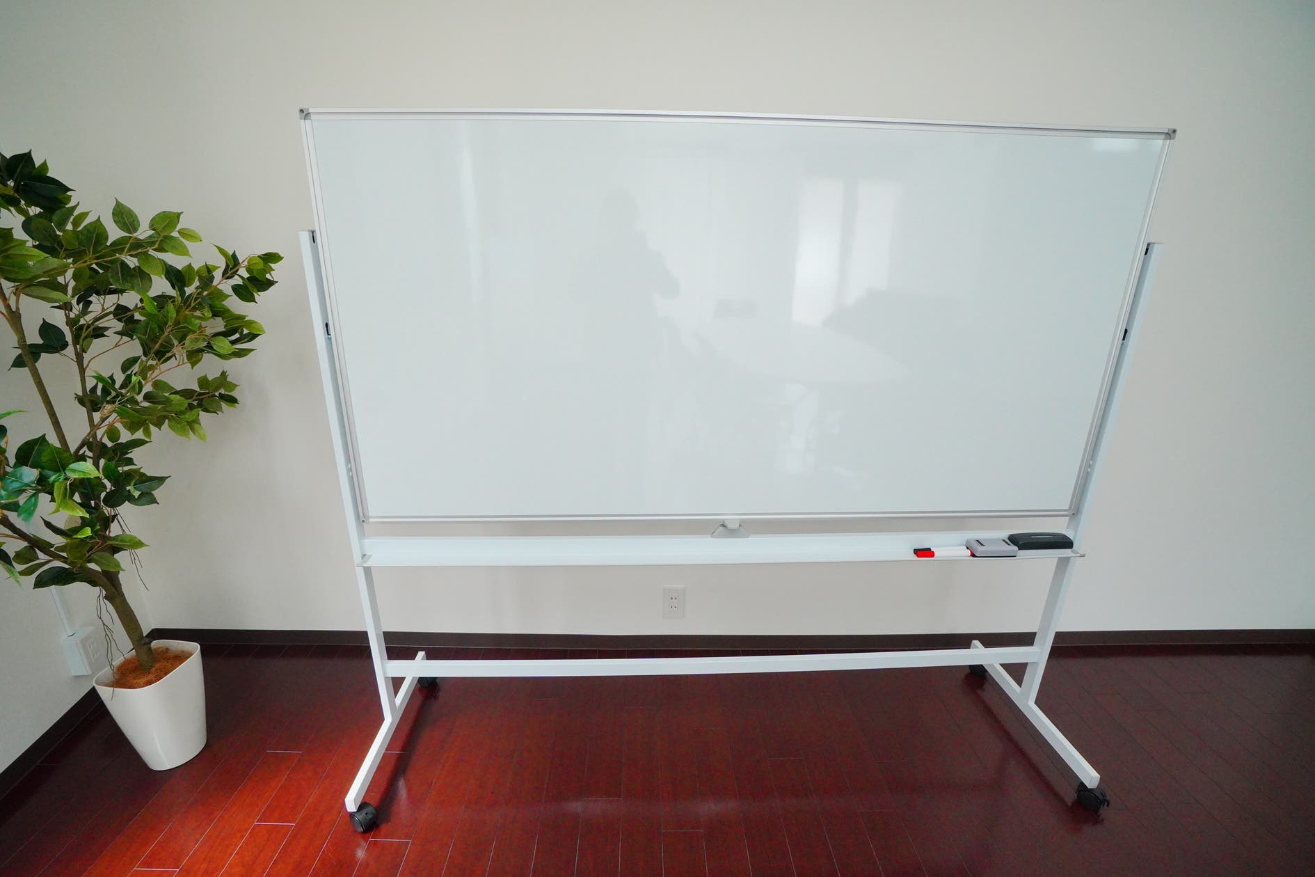 オープンSALE‼️＜IZUMI MEETING ROOM＞町屋駅徒歩5分🚃光回線Wi-Fi📶大型TV🖥️メイクルーム💄の写真8