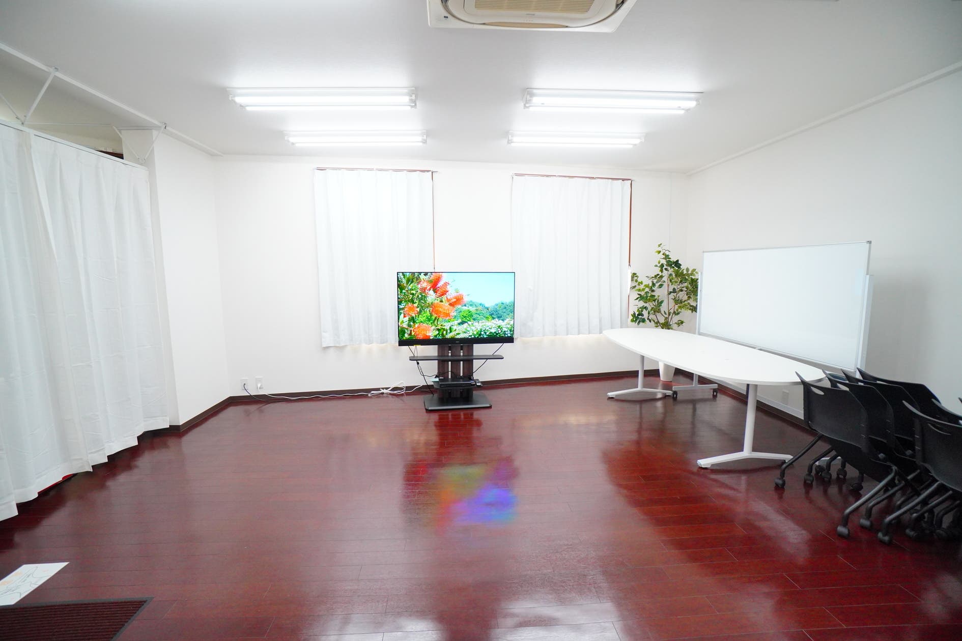 オープンSALE‼️＜IZUMI MEETING ROOM＞町屋駅徒歩5分🚃光回線Wi-Fi📶大型TV🖥️メイクルーム💄の写真16