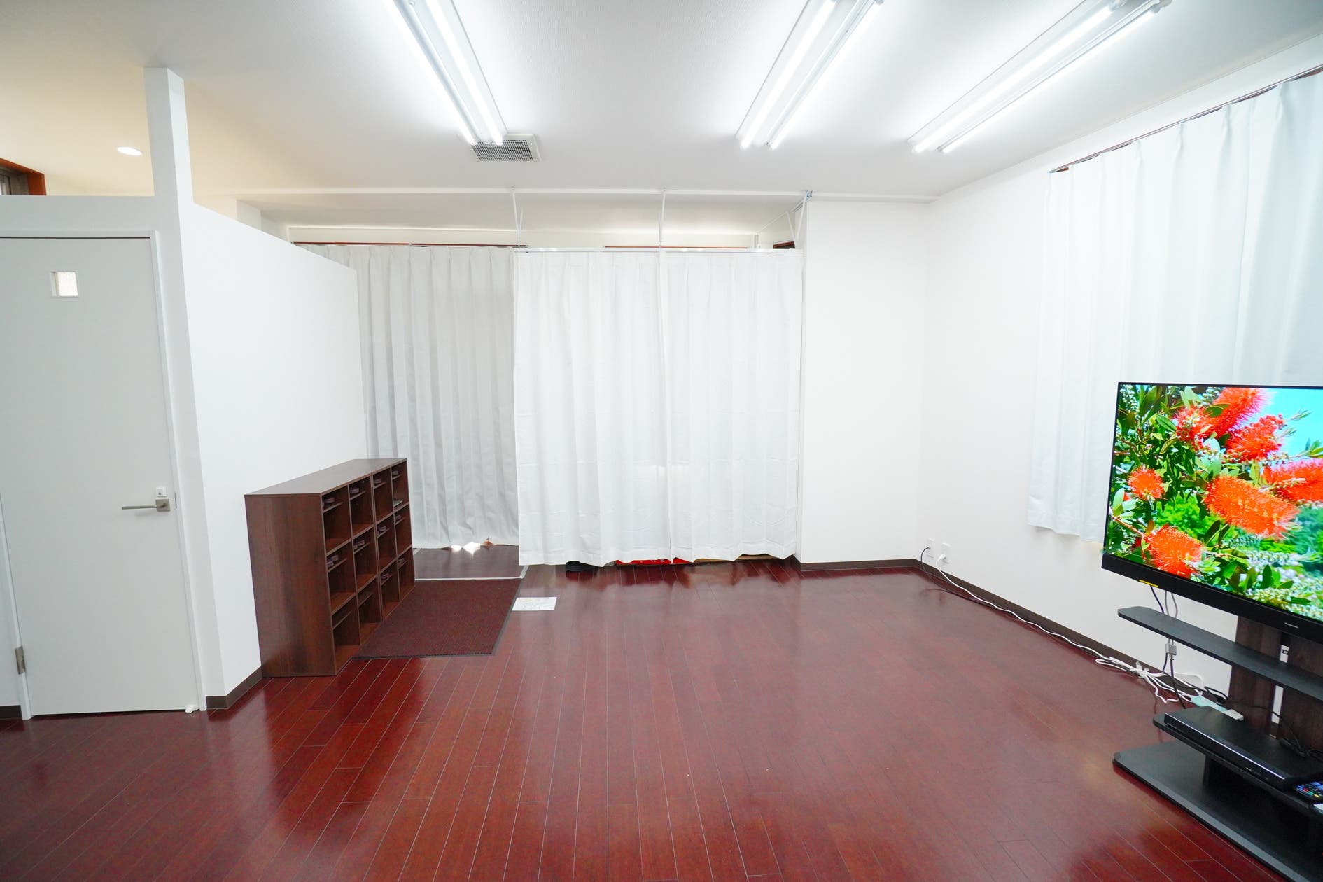 オープンSALE‼️＜IZUMI MEETING ROOM＞町屋駅徒歩5分🚃光回線Wi-Fi📶大型TV🖥️メイクルーム💄の写真17