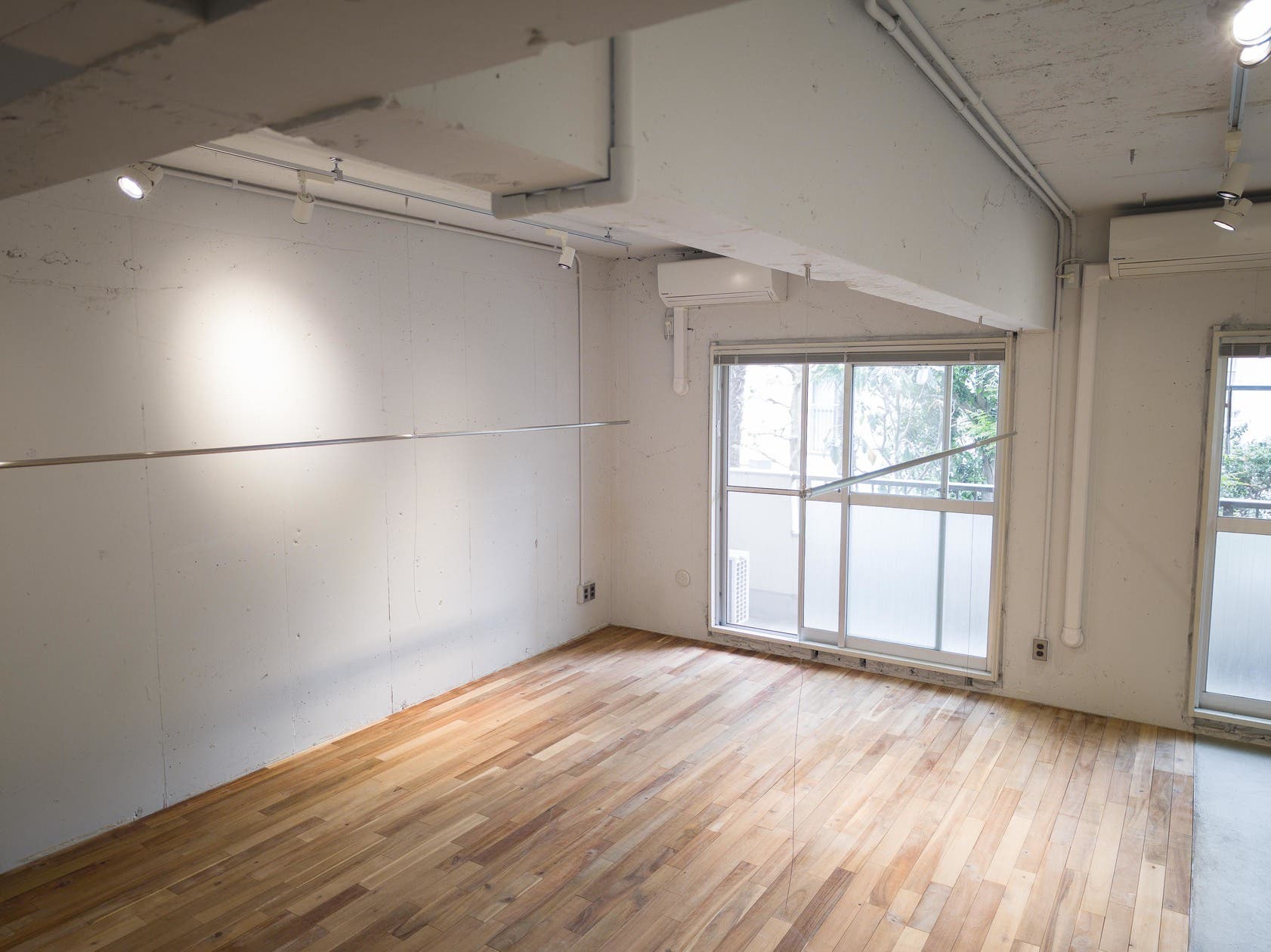 【代官山駅徒歩1分】The TENTが運営する都会的なレンタルスペース｜展示会、受注会に最適なアパレルブランドスペースの写真17