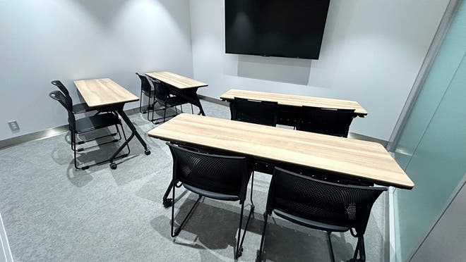 名古屋会議室 広⼩路本町 ROOM B(セルフ設営&当日予約OK)【栄駅徒歩4分!最大8名!打ち合わせ・会議におすすめ】の写真4