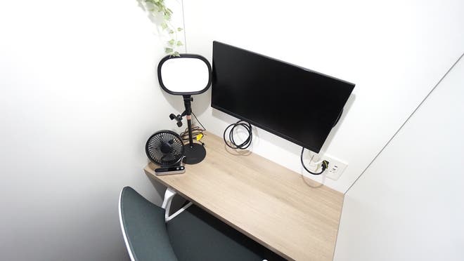 <ワークブース新橋駅前No.3>新橋駅徒歩1分✨完全個室🚪Wi-Fi📶モニター🖥️電源🔌テレワーク/面接/自習/作業の写真3