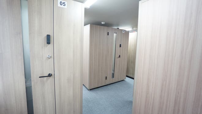 <ワークブース新橋駅前No.3>新橋駅徒歩1分✨完全個室🚪Wi-Fi📶モニター🖥️電源🔌テレワーク/面接/自習/作業の写真5