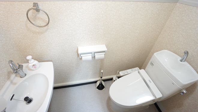 <ワークブース新橋駅前No.4>新橋駅徒歩1分✨完全個室🚪Wi-Fi📶モニター🖥️電源🔌テレワーク/面接/自習/作業の写真8