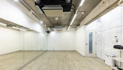 【スタジオ3】府中駅6分/広さ23㎡、鏡幅5.2mの小型レンタルスタジオ/個人練習や少人数でのレッスン等におすすめの写真2