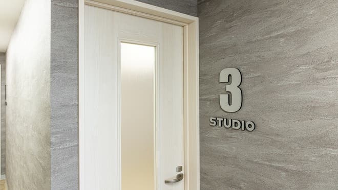 【スタジオ3】府中駅6分/広さ23㎡、鏡幅5.2mの小型レンタルスタジオ/個人練習や少人数でのレッスン等におすすめの写真11