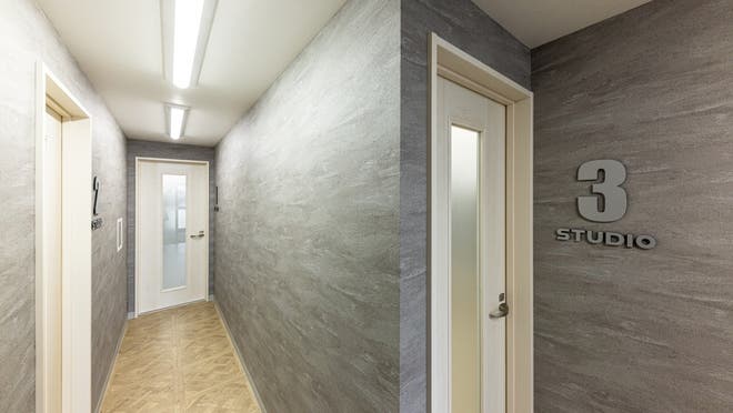 【スタジオ3】府中駅6分/広さ23㎡、鏡幅5.2mの小型レンタルスタジオ/個人練習や少人数でのレッスン等におすすめの写真12